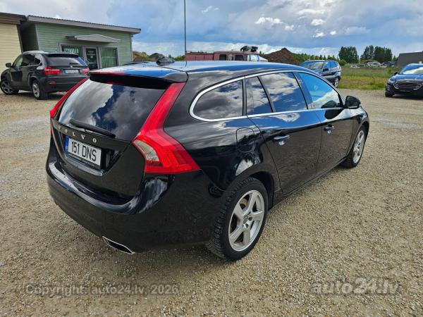 Черный Вольво B60 2015 в Тарту, объемом двигателя 2.00 л и пробегом 222 тыс. км за 8790 €, фото 6 на AUTOMOTO.COM.LV
