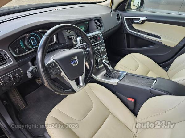 Черный Вольво B60 2015 в Тарту, объемом двигателя 2.00 л и пробегом 222 тыс. км за 8790 €, фото 10 на AUTOMOTO.COM.LV