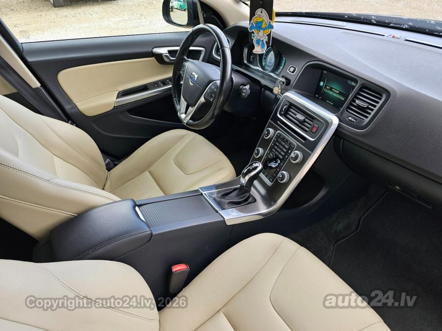 Черный Вольво B60 2015 в Тарту, объемом двигателя 2.00 л и пробегом 222 тыс. км за 8790 €, фото 13 на AUTOMOTO.COM.LV