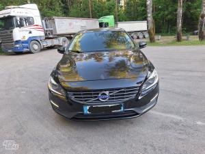 Black Volvo V60 2015 in Taurage, with an engine capacity of 2.00 L and mileage of 215 thousand km for 6699 €, photo 3 on AUTOMOTO.COM.LV
