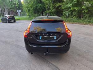 Black Volvo V60 2015 in Taurage, with an engine capacity of 2.00 L and mileage of 215 thousand km for 6699 €, photo 6 on AUTOMOTO.COM.LV