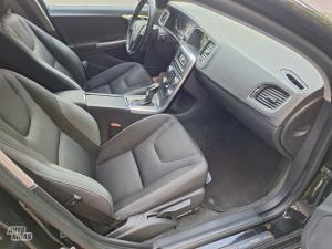 Black Volvo V60 2015 in Taurage, with an engine capacity of 2.00 L and mileage of 215 thousand km for 6699 €, photo 9 on AUTOMOTO.COM.LV