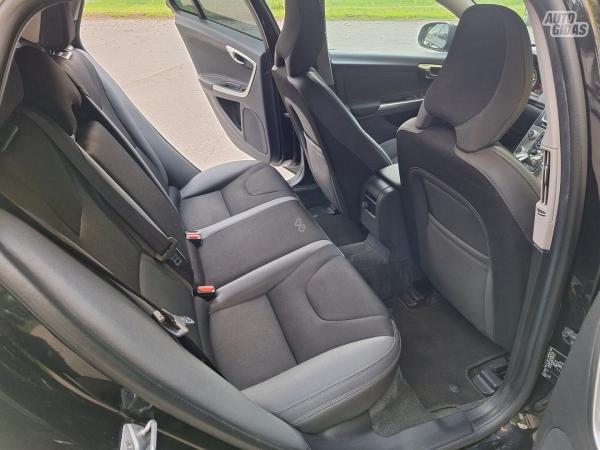 Black Volvo V60 2015 in Taurage, with an engine capacity of 2.00 L and mileage of 215 thousand km for 6699 €, photo 9 on AUTOMOTO.COM.LV
