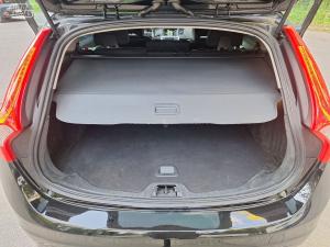 Black Volvo V60 2015 in Taurage, with an engine capacity of 2.00 L and mileage of 215 thousand km for 6699 €, photo 12 on AUTOMOTO.COM.LV
