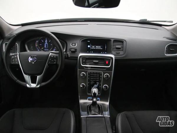Black Volvo V60 2015 in Vilnius, with an engine capacity of 2.40 L and mileage of 260 thousand km for 9199 €, photo 2 on AUTOMOTO.COM.LV