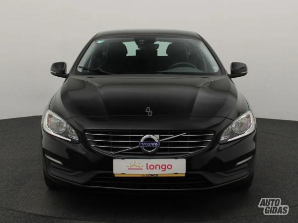 Black Volvo V60 2015 in Vilnius, with an engine capacity of 2.40 L and mileage of 260 thousand km for 9199 €, photo 3 on AUTOMOTO.COM.LV