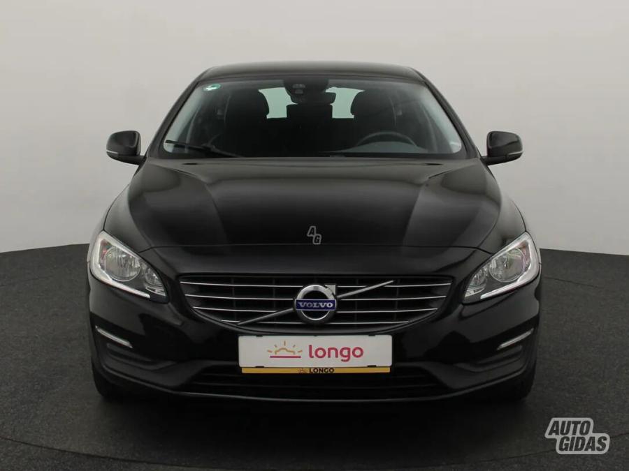 Black Volvo V60 2015 in Vilnius, with an engine capacity of 2.40 L and mileage of 260 thousand km for 9199 €, photo 4 on AUTOMOTO.COM.LV