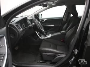 Black Volvo V60 2015 in Vilnius, with an engine capacity of 2.40 L and mileage of 260 thousand km for 9199 €, photo 5 on AUTOMOTO.COM.LV