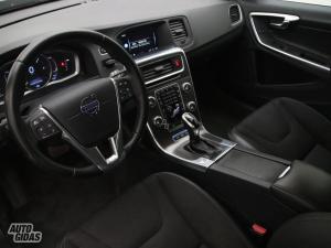 Black Volvo V60 2015 in Vilnius, with an engine capacity of 2.40 L and mileage of 260 thousand km for 9199 €, photo 17 on AUTOMOTO.COM.LV