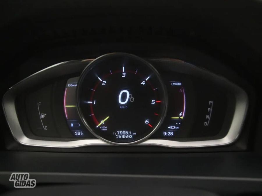 Black Volvo V60 2015 in Vilnius, with an engine capacity of 2.40 L and mileage of 260 thousand km for 9199 €, photo 20 on AUTOMOTO.COM.LV