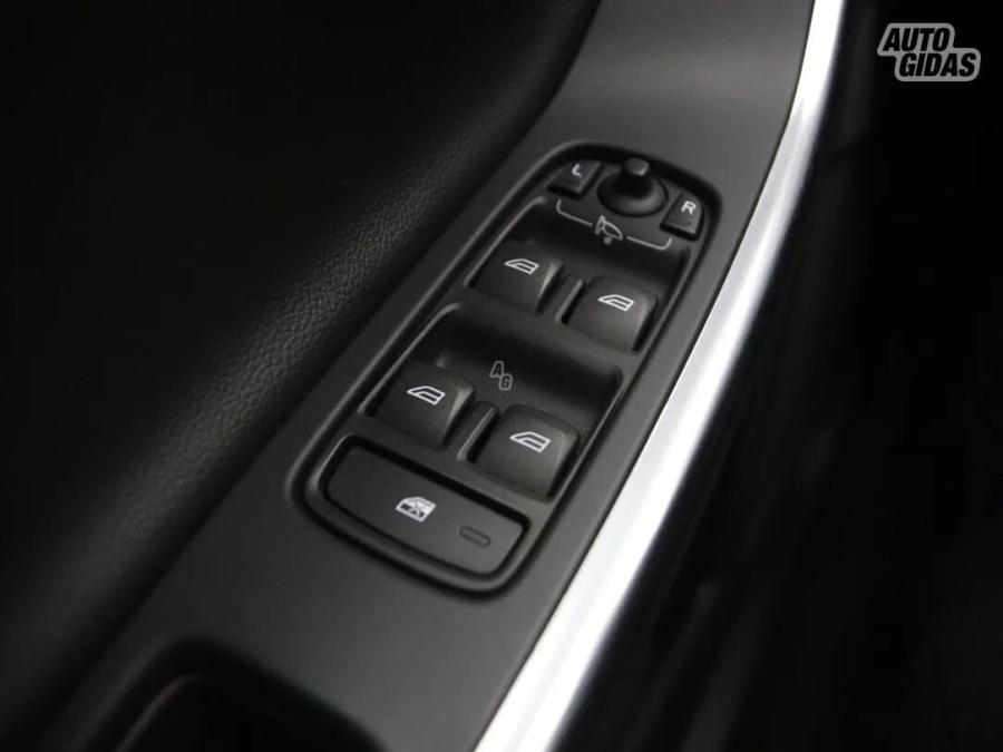Black Volvo V60 2015 in Vilnius, with an engine capacity of 2.40 L and mileage of 260 thousand km for 9199 €, photo 27 on AUTOMOTO.COM.LV