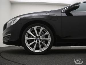 Black Volvo V60 2015 in Vilnius, with an engine capacity of 2.40 L and mileage of 260 thousand km for 9199 €, photo 29 on AUTOMOTO.COM.LV