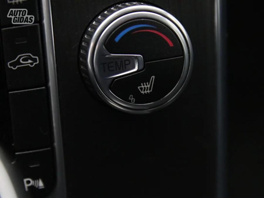 Black Volvo V60 2015 in Vilnius, with an engine capacity of 2.40 L and mileage of 260 thousand km for 9199 €, photo 31 on AUTOMOTO.COM.LV