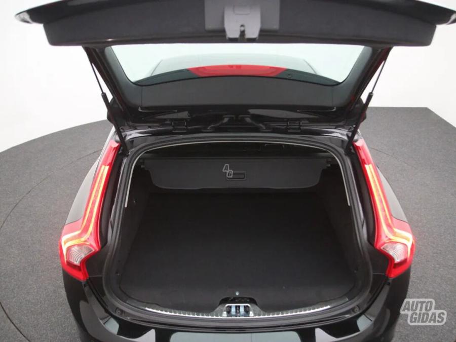 Black Volvo V60 2015 in Vilnius, with an engine capacity of 2.40 L and mileage of 260 thousand km for 9199 €, photo 33 on AUTOMOTO.COM.LV