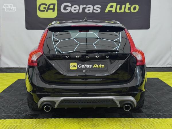 Melns Volvo V60 2015 Avižieniai, ar dzinēja tilpumu 2.00 L un nobraukumu 236 tūkst. km par 6799 €, foto 5 vietnē AUTOMOTO.COM.LV