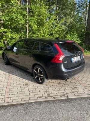Черный Вольво B60 2015 в Рига, объемом двигателя 2.00 л и пробегом 323 тыс. км за 5900 €, фото 4 на AUTOMOTO.COM.LV