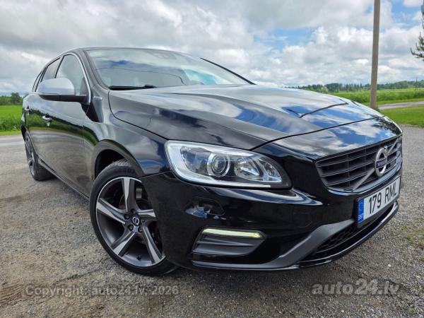 Melns Volvo V60 2015 Paide, ar dzinēja tilpumu 2.40 L un nobraukumu 292 tūkst. km par 10290 €, foto 1 vietnē AUTOMOTO.COM.LV