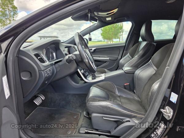 Melns Volvo V60 2015 Paide, ar dzinēja tilpumu 2.40 L un nobraukumu 292 tūkst. km par 10290 €, foto 9 vietnē AUTOMOTO.COM.LV