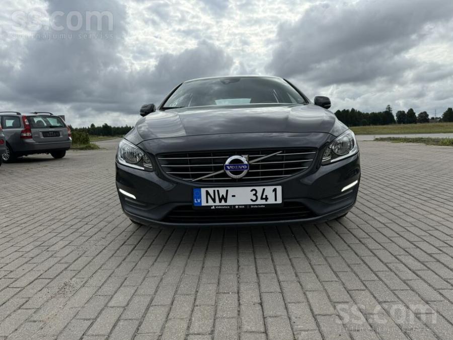 Melns Volvo V60 2015 Talsi, ar dzinēja tilpumu 1.60 L un nobraukumu 113 tūkst. km par 8700 €, foto 3 vietnē AUTOMOTO.COM.LV