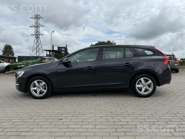 Черный Вольво B60 2015 в Талси, объемом двигателя 1.60 л и пробегом 113 тыс. км за 8700 €, фото 3 на AUTOMOTO.COM.LV