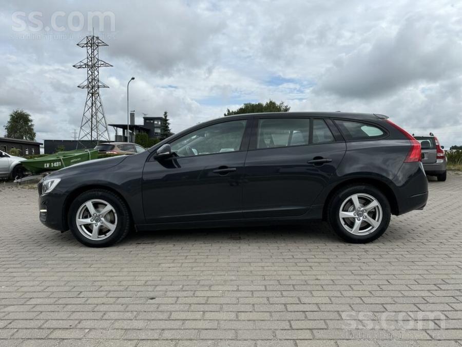 Melns Volvo V60 2015 Talsi, ar dzinēja tilpumu 1.60 L un nobraukumu 113 tūkst. km par 8700 €, foto 4 vietnē AUTOMOTO.COM.LV