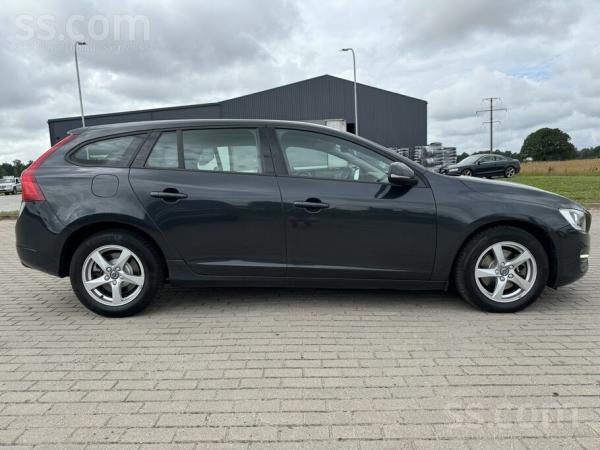 Melns Volvo V60 2015 Talsi, ar dzinēja tilpumu 1.60 L un nobraukumu 113 tūkst. km par 8700 €, foto 7 vietnē AUTOMOTO.COM.LV