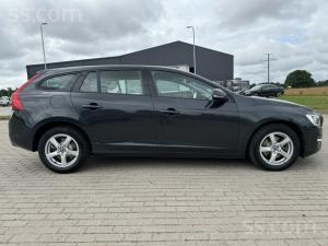 Melns Volvo V60 2015 Talsi, ar dzinēja tilpumu 1.60 L un nobraukumu 113 tūkst. km par 8700 €, foto 8 vietnē AUTOMOTO.COM.LV