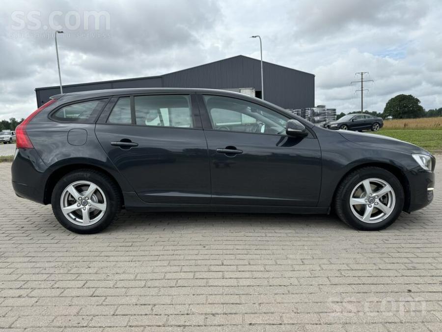 Melns Volvo V60 2015 Talsi, ar dzinēja tilpumu 1.60 L un nobraukumu 113 tūkst. km par 8700 €, foto 8 vietnē AUTOMOTO.COM.LV