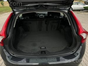 Melns Volvo V60 2015 Talsi, ar dzinēja tilpumu 1.60 L un nobraukumu 113 tūkst. km par 8700 €, foto 14 vietnē AUTOMOTO.COM.LV