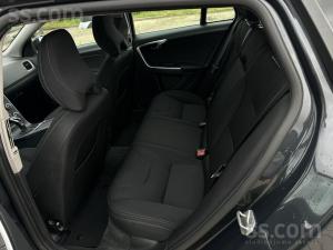 Melns Volvo V60 2015 Talsi, ar dzinēja tilpumu 1.60 L un nobraukumu 113 tūkst. km par 8700 €, foto 15 vietnē AUTOMOTO.COM.LV