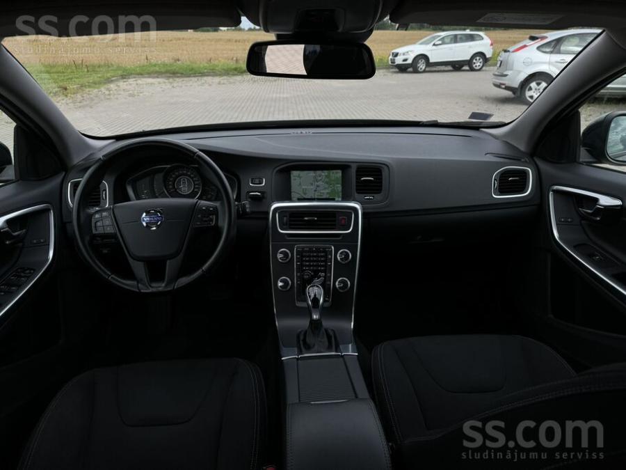 Melns Volvo V60 2015 Talsi, ar dzinēja tilpumu 1.60 L un nobraukumu 113 tūkst. km par 8700 €, foto 16 vietnē AUTOMOTO.COM.LV