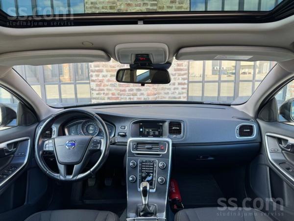 Melns Volvo V60 2015 Rīga, ar dzinēja tilpumu 2.00 L un nobraukumu 0 tūkst. km par 4900 €, foto 7 vietnē AUTOMOTO.COM.LV