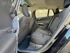 Melns Volvo V60 2015 Rīga, ar dzinēja tilpumu 2.00 L un nobraukumu 0 tūkst. km par 4900 €, foto 13 vietnē AUTOMOTO.COM.LV