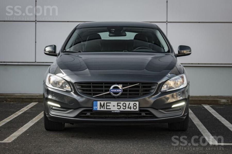 Melns Volvo V60 2015 Rīga, ar dzinēja tilpumu 2.00 L un nobraukumu 0 tūkst. km par 7490 €, foto 3 vietnē AUTOMOTO.COM.LV