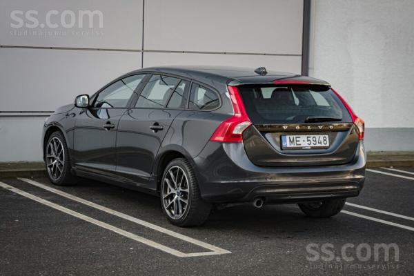 Melns Volvo V60 2015 Rīga, ar dzinēja tilpumu 2.00 L un nobraukumu 0 tūkst. km par 7490 €, foto 6 vietnē AUTOMOTO.COM.LV