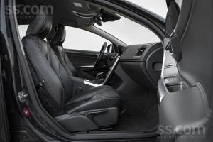Melns Volvo V60 2015 Rīga, ar dzinēja tilpumu 2.00 L un nobraukumu 0 tūkst. km par 7490 €, foto 9 vietnē AUTOMOTO.COM.LV