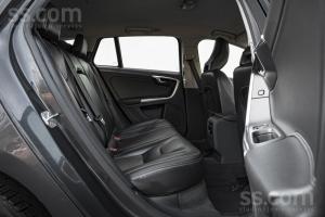 Melns Volvo V60 2015 Rīga, ar dzinēja tilpumu 2.00 L un nobraukumu 0 tūkst. km par 7490 €, foto 11 vietnē AUTOMOTO.COM.LV