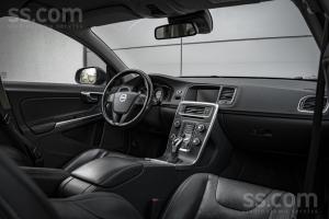 Melns Volvo V60 2015 Rīga, ar dzinēja tilpumu 2.00 L un nobraukumu 0 tūkst. km par 7490 €, foto 12 vietnē AUTOMOTO.COM.LV