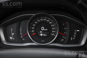 Melns Volvo V60 2015 Rīga, ar dzinēja tilpumu 2.00 L un nobraukumu 0 tūkst. km par 7490 €, foto 16 vietnē AUTOMOTO.COM.LV