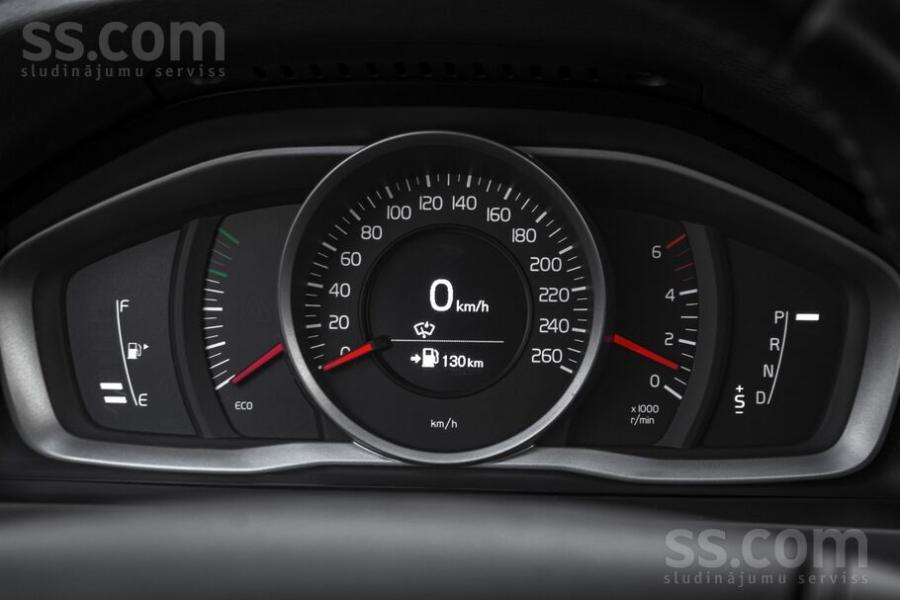 Melns Volvo V60 2015 Rīga, ar dzinēja tilpumu 2.00 L un nobraukumu 0 tūkst. km par 7490 €, foto 16 vietnē AUTOMOTO.COM.LV