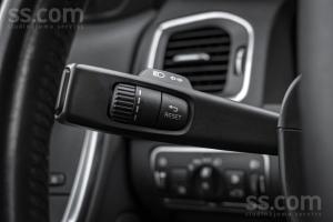 Melns Volvo V60 2015 Rīga, ar dzinēja tilpumu 2.00 L un nobraukumu 0 tūkst. km par 7490 €, foto 17 vietnē AUTOMOTO.COM.LV