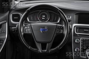 Melns Volvo V60 2015 Rīga, ar dzinēja tilpumu 2.00 L un nobraukumu 0 tūkst. km par 7490 €, foto 19 vietnē AUTOMOTO.COM.LV
