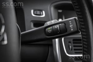 Melns Volvo V60 2015 Rīga, ar dzinēja tilpumu 2.00 L un nobraukumu 0 tūkst. km par 7490 €, foto 21 vietnē AUTOMOTO.COM.LV
