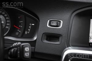 Melns Volvo V60 2015 Rīga, ar dzinēja tilpumu 2.00 L un nobraukumu 0 tūkst. km par 7490 €, foto 24 vietnē AUTOMOTO.COM.LV
