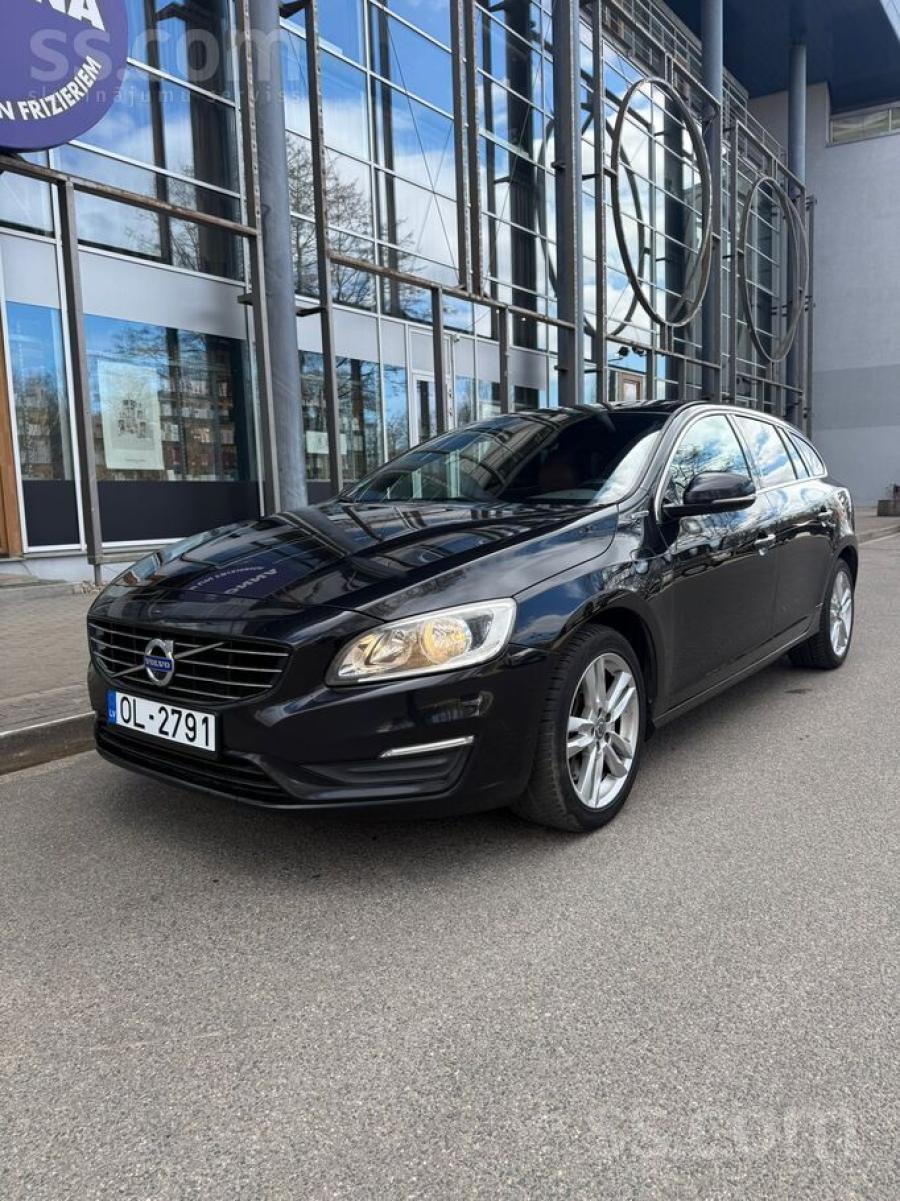 Melns Volvo V60 2015 Rīga, ar dzinēja tilpumu 2.40 L un nobraukumu 0 tūkst. km par 7900 €, foto 1 vietnē AUTOMOTO.COM.LV