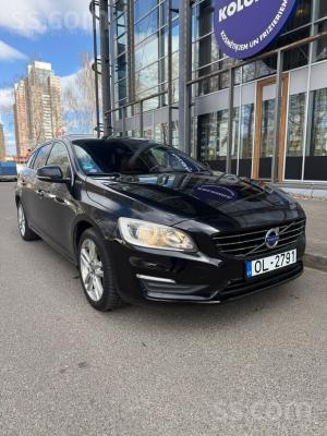 Melns Volvo V60 2015 Rīga, ar dzinēja tilpumu 2.40 L un nobraukumu 0 tūkst. km par 7900 €, foto 3 vietnē AUTOMOTO.COM.LV