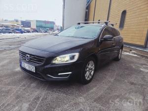 Melns Volvo V60 2015 Rīga, ar dzinēja tilpumu 2.00 L un nobraukumu 0 tūkst. km par 7500 €, foto  vietnē AUTOMOTO.COM.LV