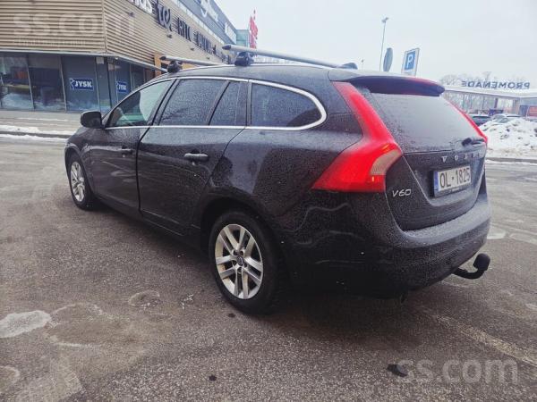 Черный Вольво B60 2015 в Рига, объемом двигателя 2.00 л и пробегом 0 тыс. км за 7500 €, фото 4 на AUTOMOTO.COM.LV