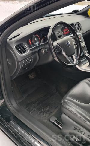 Melns Volvo V60 2015 Jelgava, ar dzinēja tilpumu 2.40 L un nobraukumu 209 tūkst. km par 9200 €, foto 10 vietnē AUTOMOTO.COM.LV