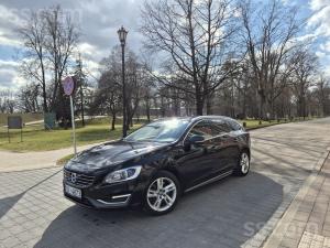 Melns Volvo V60 2015 Jelgava, ar dzinēja tilpumu 2.40 L un nobraukumu 209 tūkst. km par 9200 €, foto 17 vietnē AUTOMOTO.COM.LV